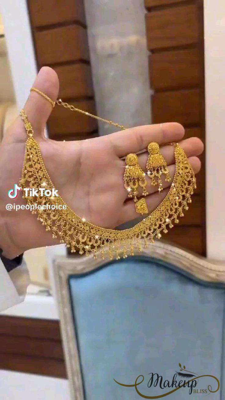 Modern Light Weight Gold Necklace Designs